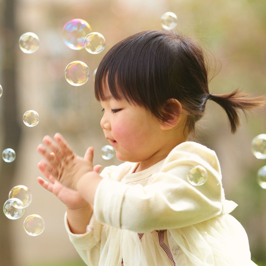 เล่นเพื่อการเรียนรู้อายุ 16 เดือน: ฟองสบู่ - Mali Pregnancy & Parenting